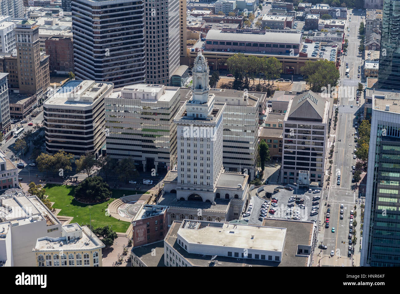 Downtown architecture hi-res stock photography and images - Alamy