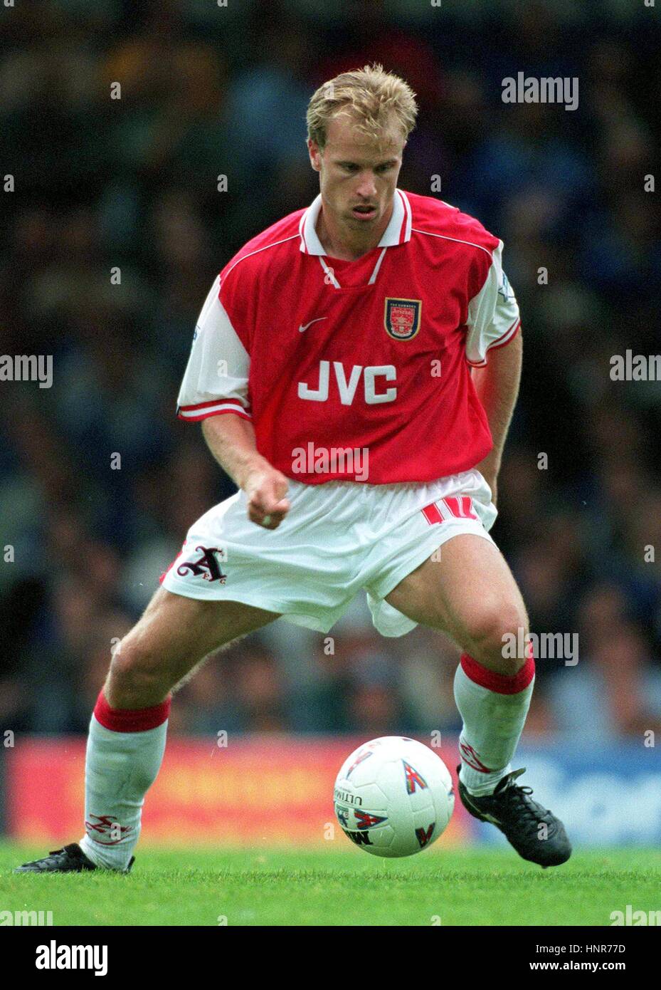 Bergkamp arsenal 1996 hi-res stock photography and images - Alamy
