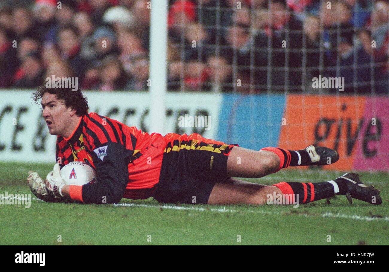 Mark crossley nottingham forest hi-res stock photography and images - Alamy