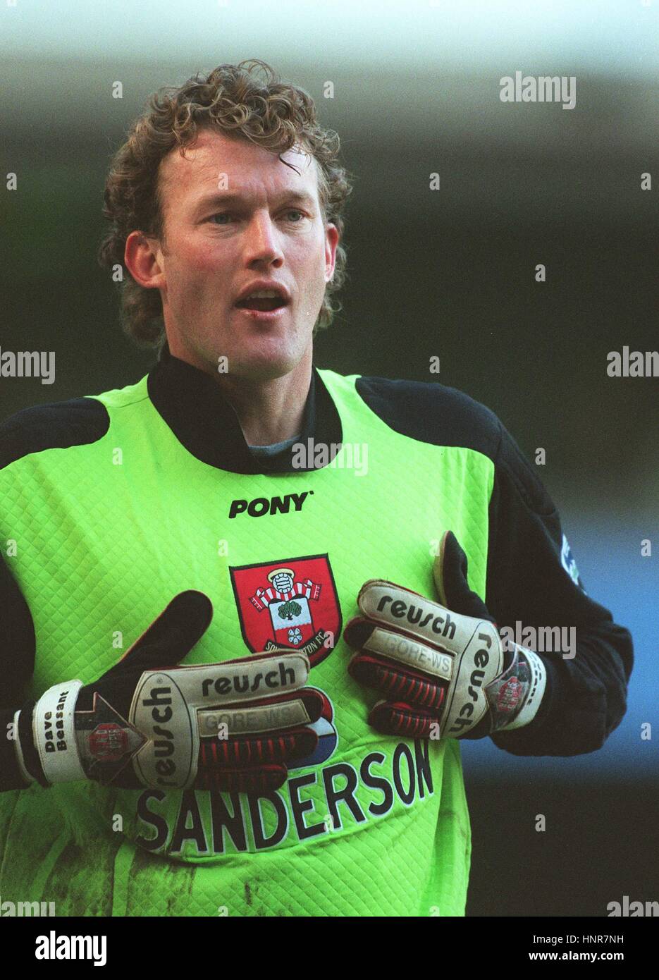 DAVE BEASANT SOUTHAMPTON FC 30 December 1996 Stock Photo - Alamy