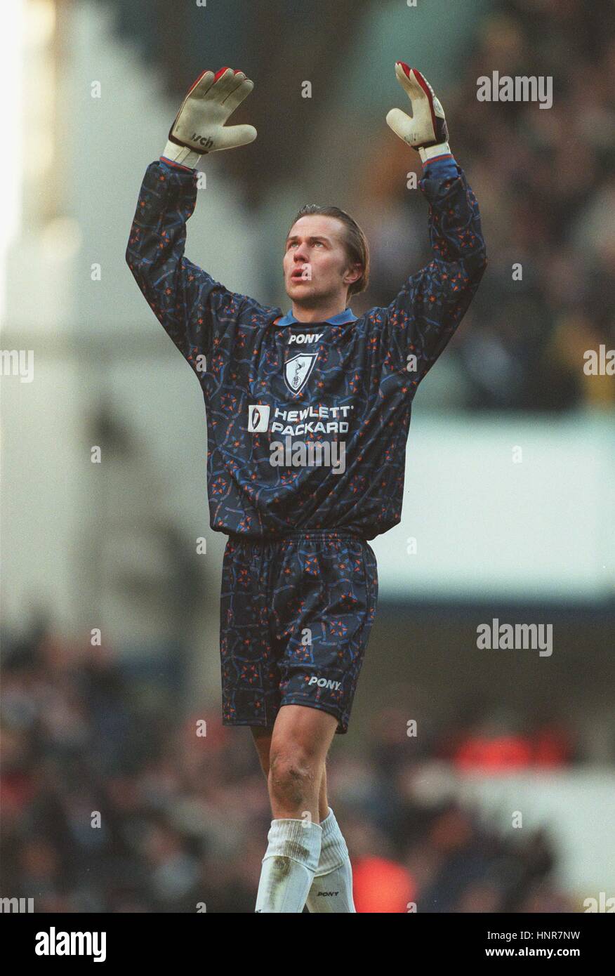 IAN WALKER TOTTENHAM HOTSPUR FC 30 December 1996 Stock Photo - Alamy