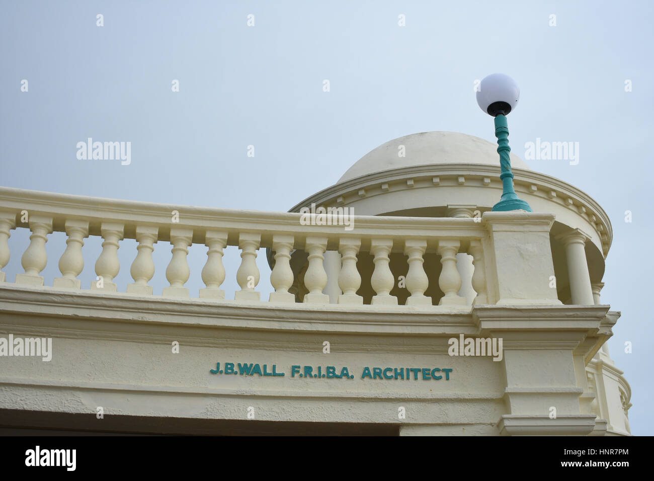 Curved building architecture Stock Photo - Alamy