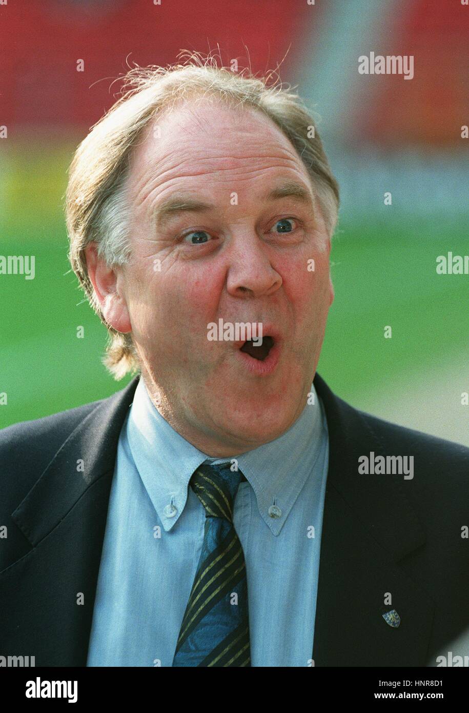CRAIG BROWN SCOTLAND MANAGER 25 April 1996 Stock Photo - Alamy