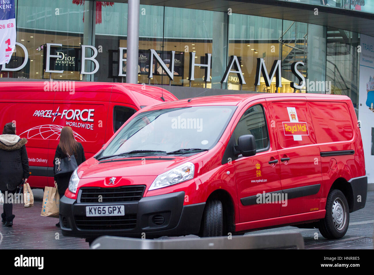 Parcel force van logo hi-res stock photography and images - Alamy