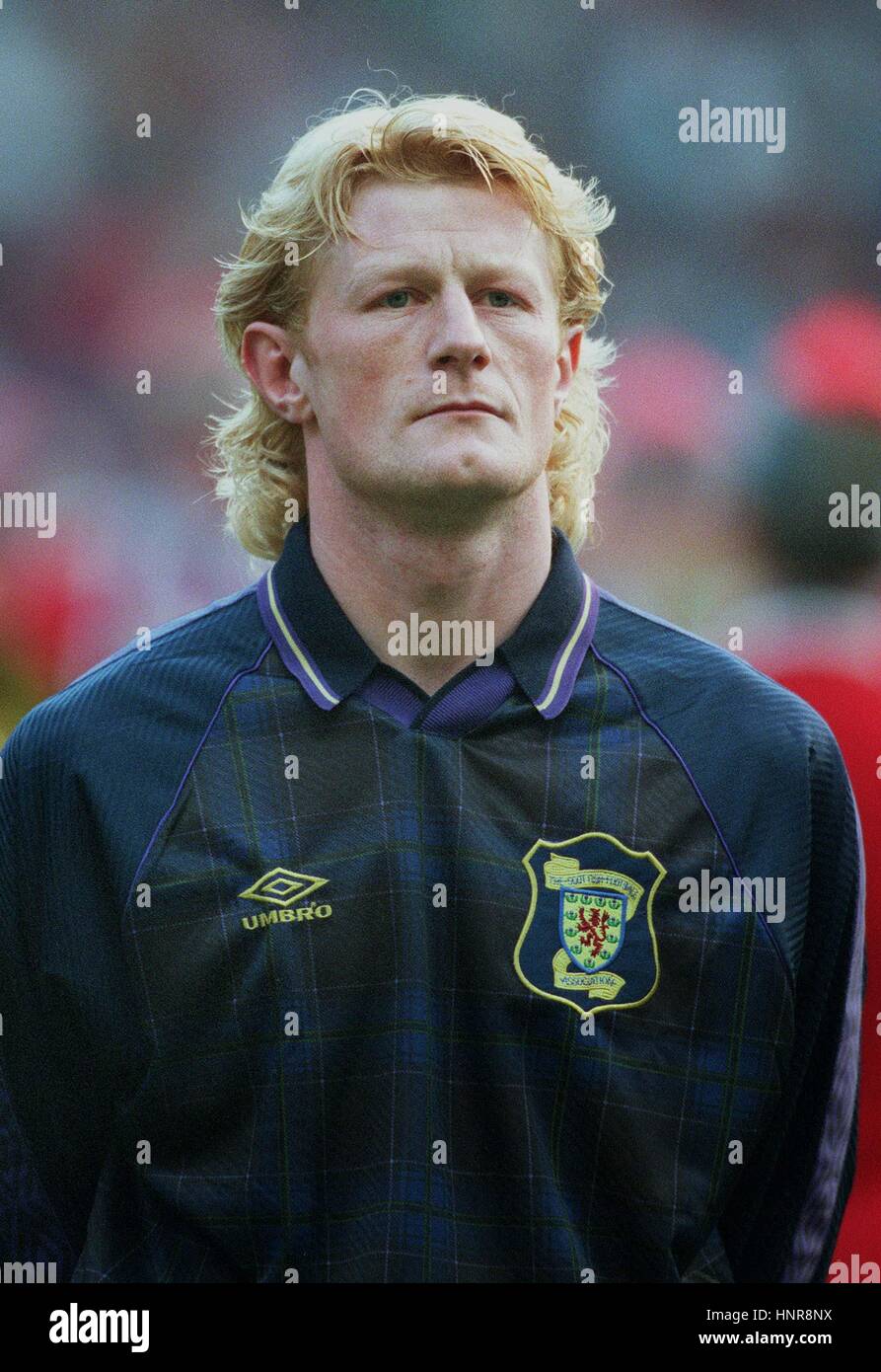 COLIN HENDRY SCOTLAND & BLACKBURN ROVERS FC 30 April 1996 Stock Photo ...