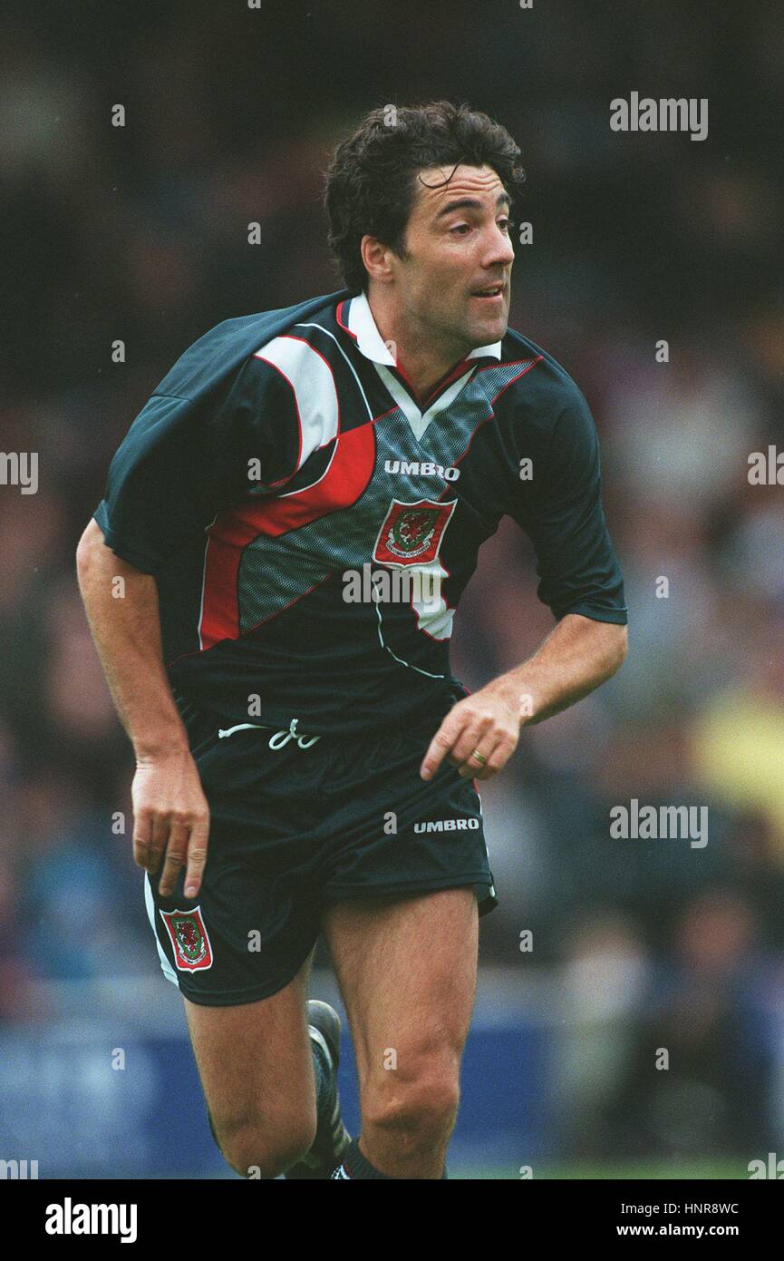 DEAN SAUNDERS WALES & GALATASARAY FC 28 May 1996 Stock Photo - Alamy