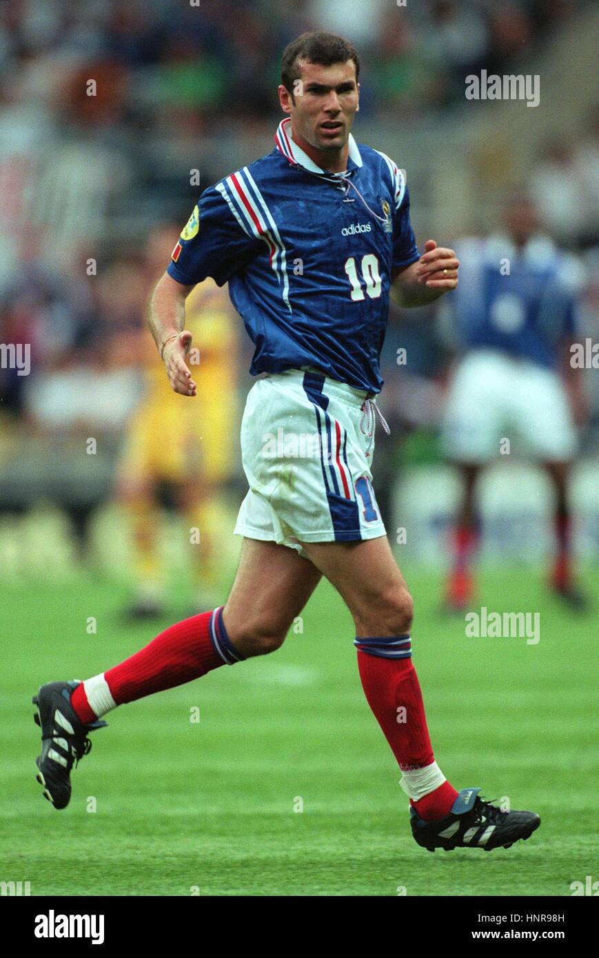 ZINEDINE ZIDANE FRANCE & BORDEAUX 13 June 1996 Stock Photo - Alamy