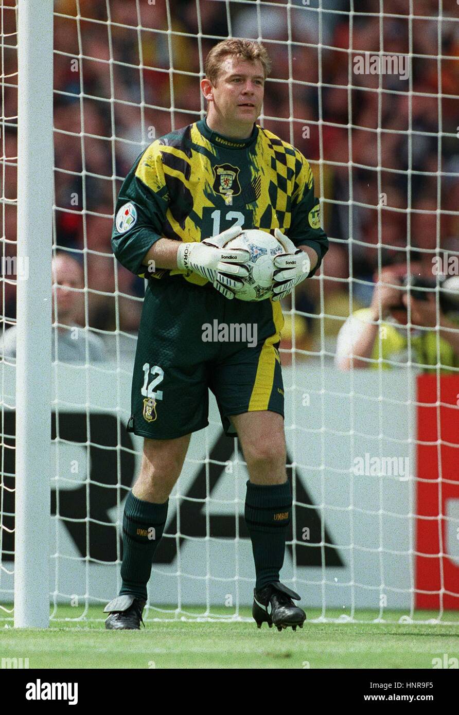ANDY GORAM SCOTLAND & GLASGOW RANGERS FC 17 June 1996 Stock Photo - Alamy