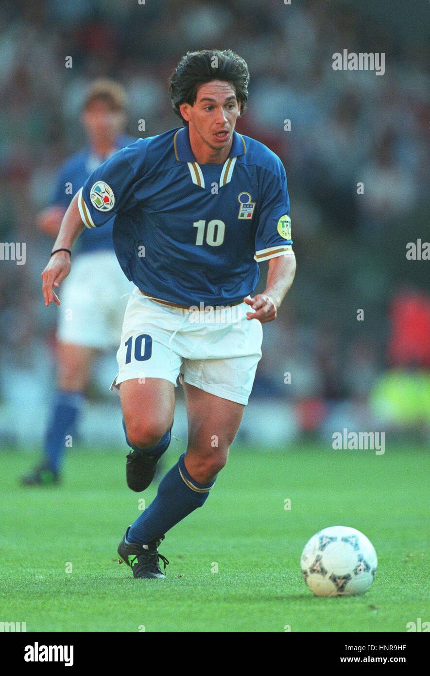 DEMETRIO ALBERTINI ITALY & AC MILAN FC 17 June 1996 Stock Photo - Alamy