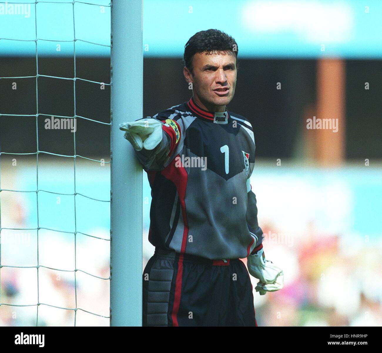 BORISLAV MIHAYLOV BULGARIA & READING FC 19 June 1996 Stock Photo - Alamy