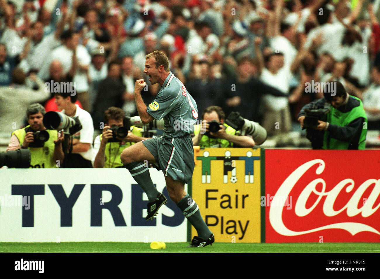 Alan shearer england goal 1996 hi-res stock photography and images - Alamy