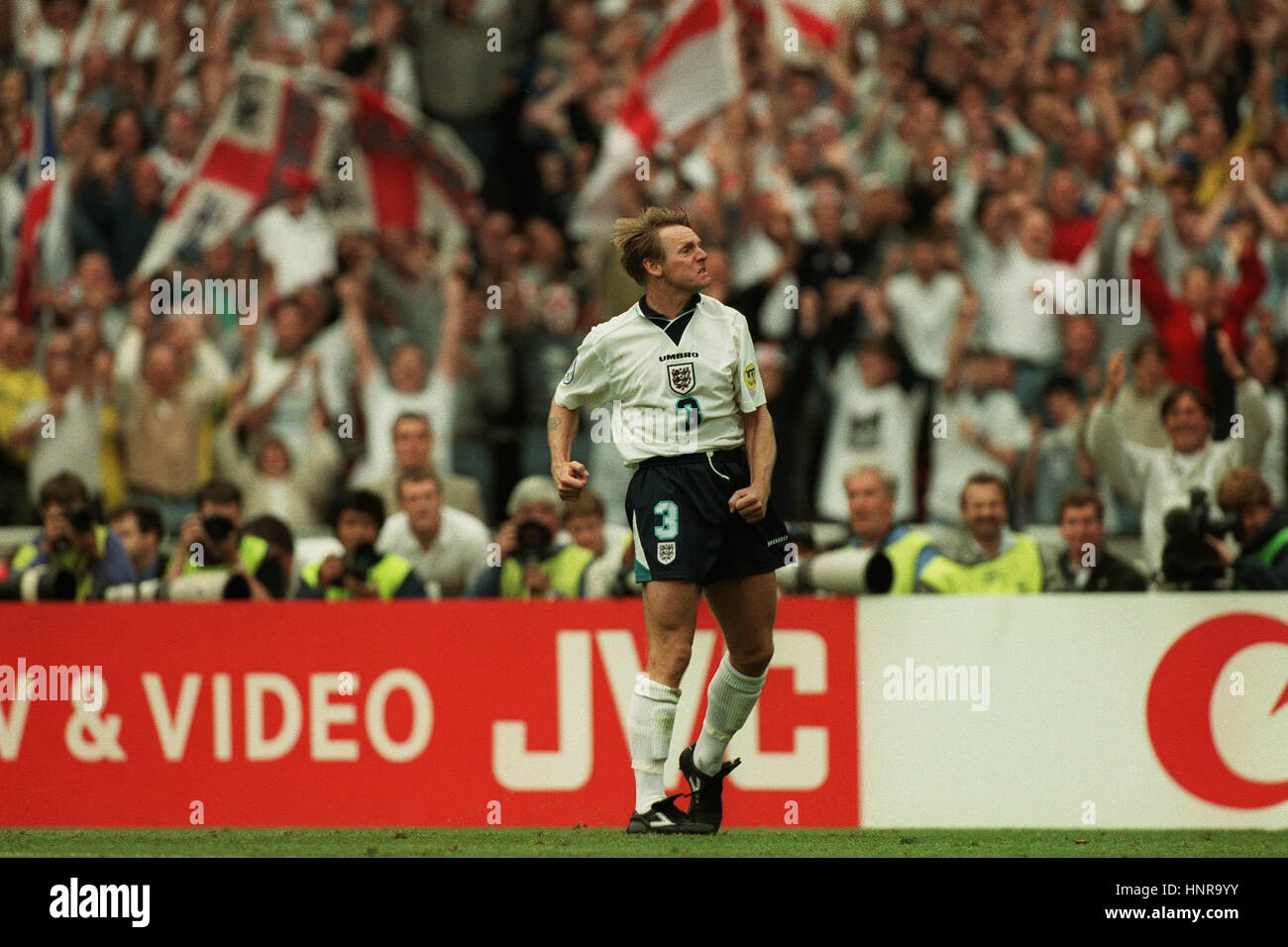 Stuart pearce england 1996 hi-res stock photography and images - Alamy
