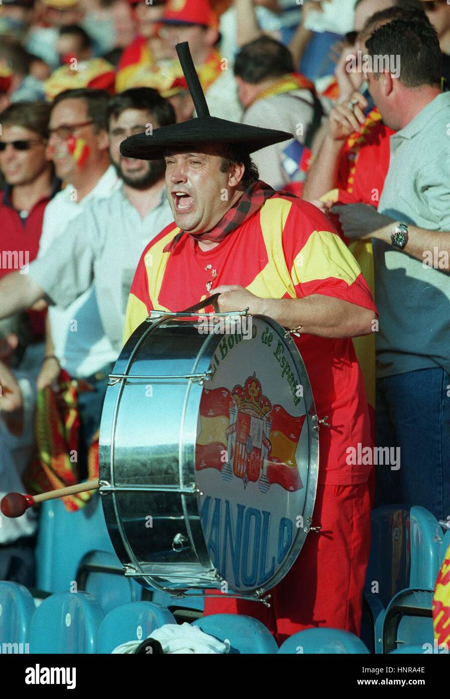 MANOLA SPAIN'S FOOTBALL DRUMMER 08 July 1996 Stock Photo - Alamy
