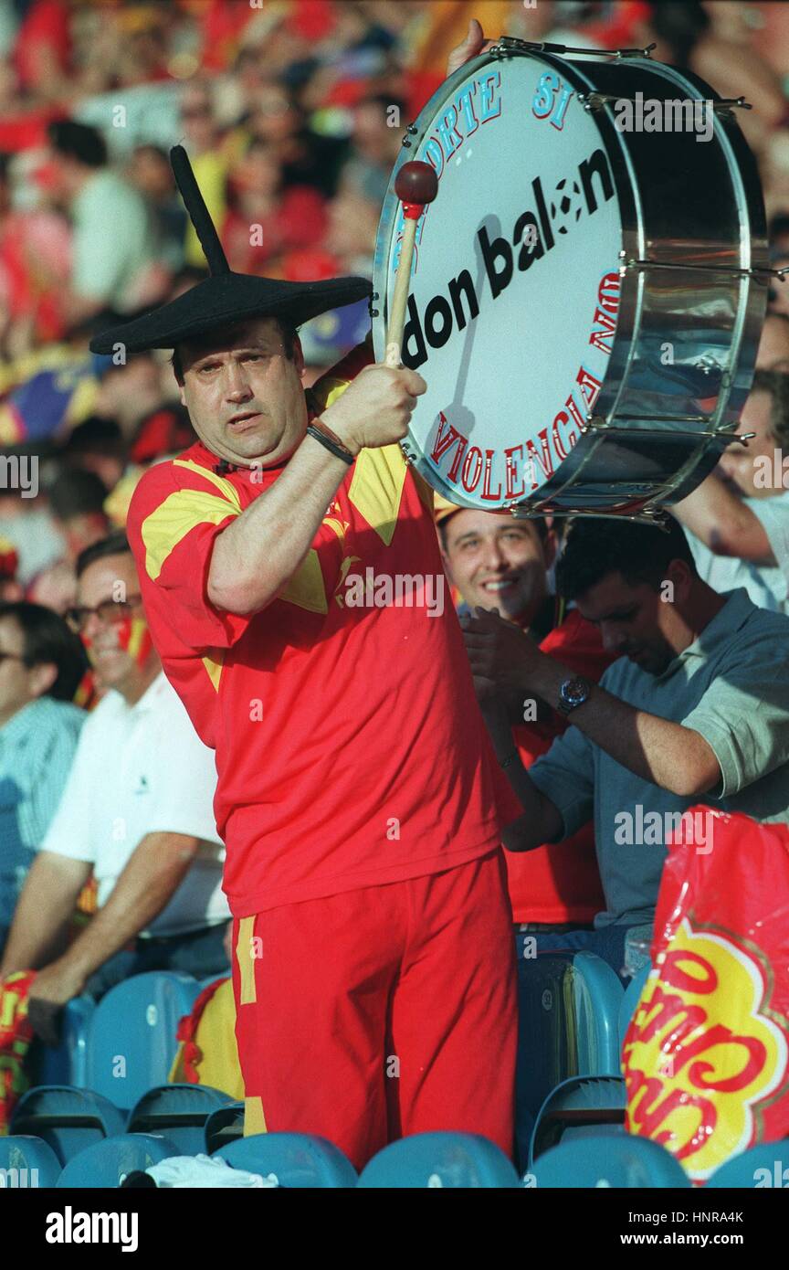 MANOLA SPAIN'S FOOTBALL DRUMMER 08 July 1996 Stock Photo - Alamy