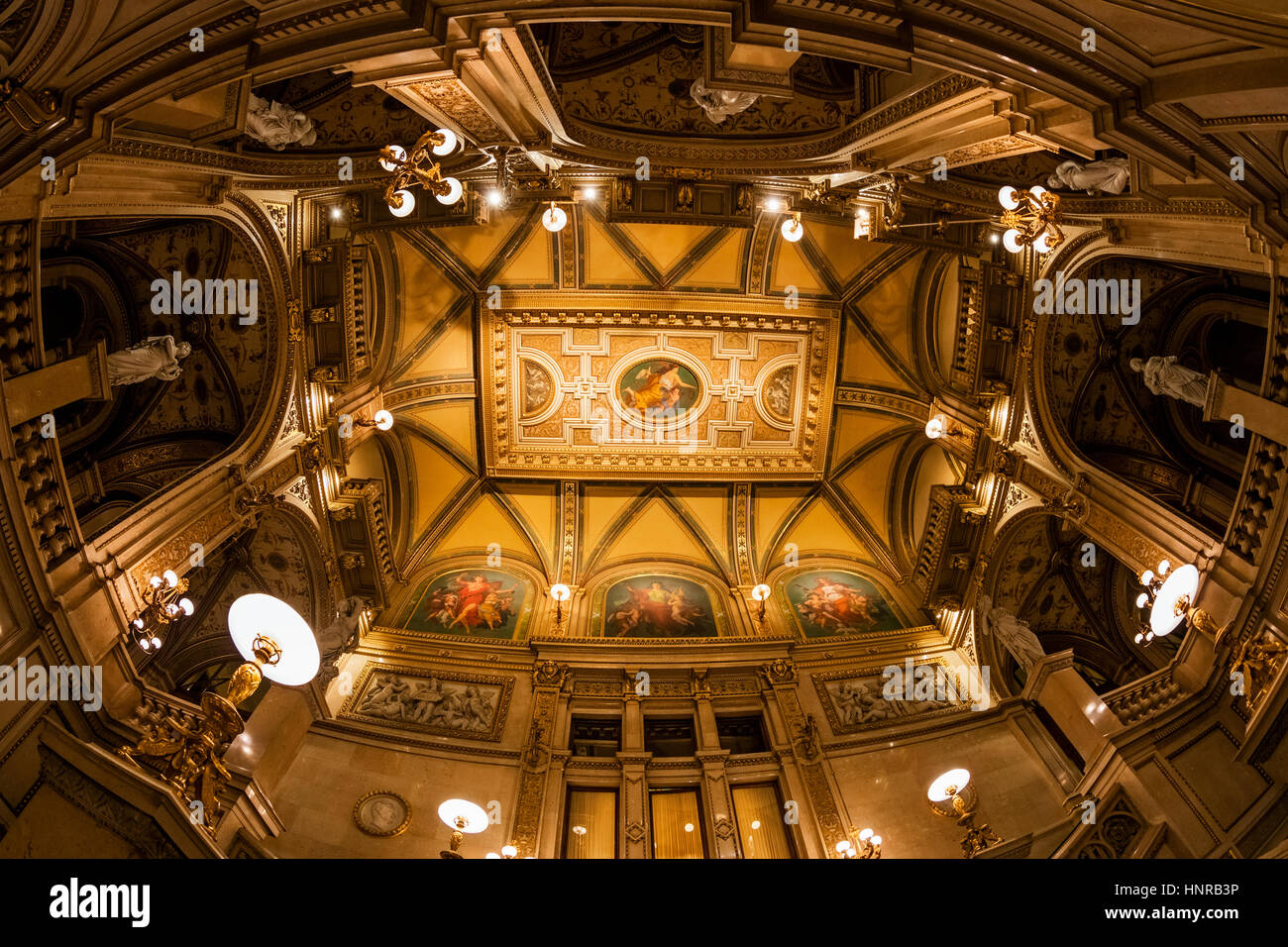 Austria Vienna Opera House Inside Stock Photos & Austria Vienna Opera ...