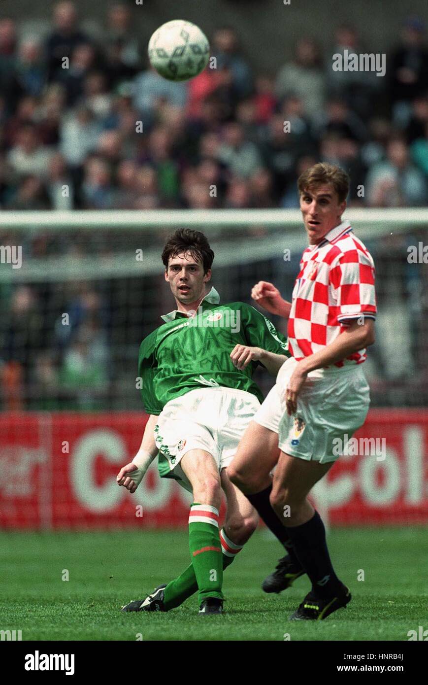 ALAN BOKSIC & KEITH O'NEILL EIRE V CROATIA 29 May 1996 Stock Photo - Alamy