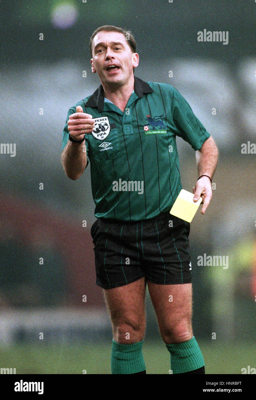 Referee mike reed hi-res stock photography and images - Alamy