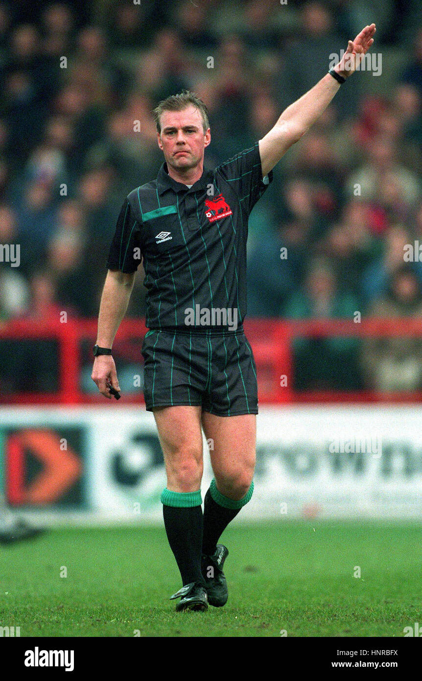 PAUL DANSON PREMIER LEAGUE REFEREE 25 March 1996 Stock Photo - Alamy
