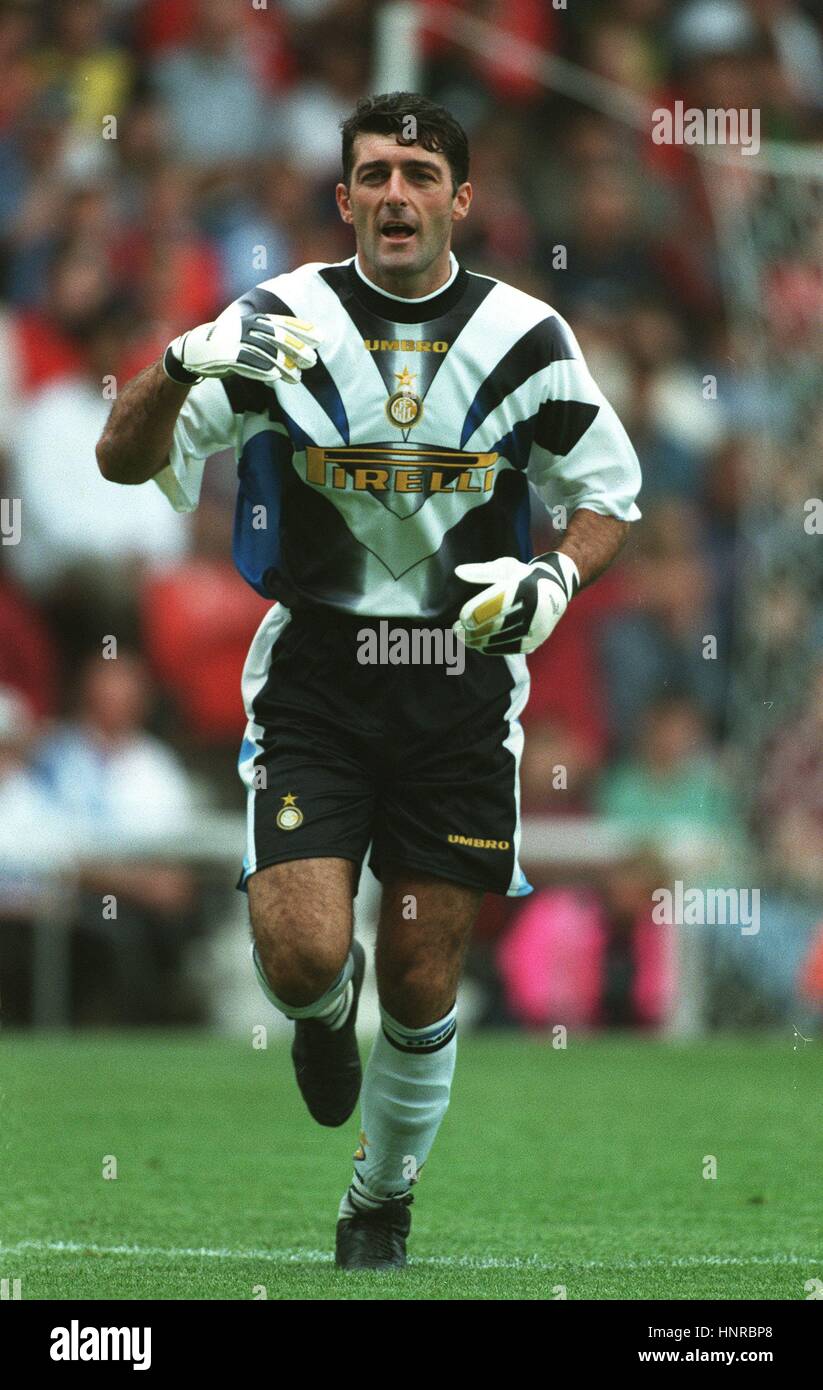 GIANLUCA PAGLIUCA INTER MILAN FC 12 August 1996 Stock Photo - Alamy
