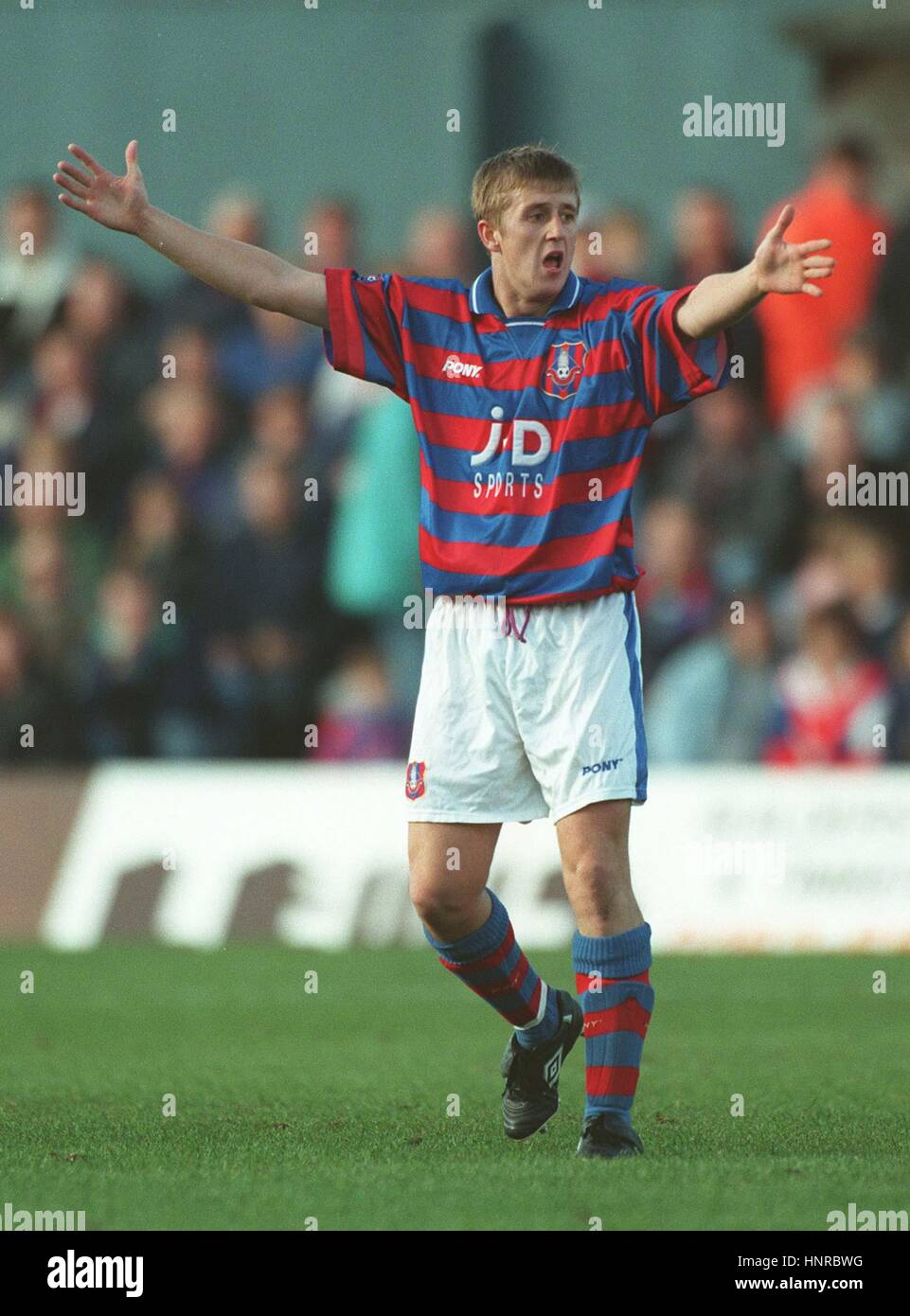 PAUL RICKERS OLDHAM ATHLETIC FC 16 October 1996 Stock Photo - Alamy