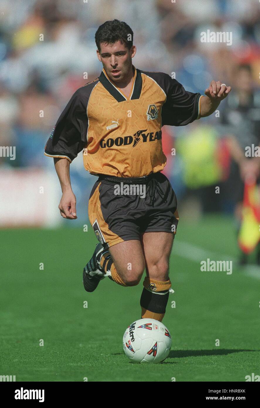 ANDY THOMPSON WOLVERHAMPTON WANDERERS FC 15 October 1996 Stock Photo ...