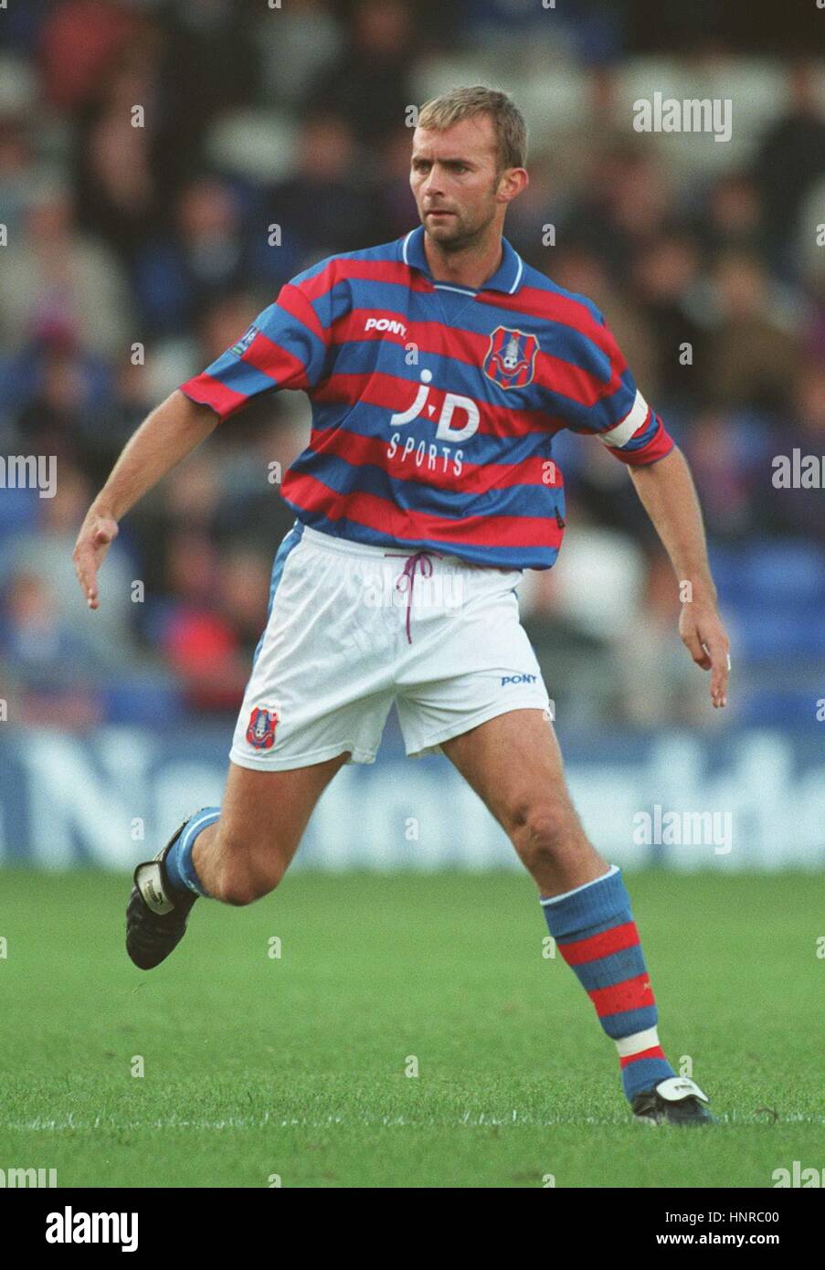 SHAUN GARNETT OLDHAM ATHLETIC FC 16 October 1996 Stock Photo - Alamy