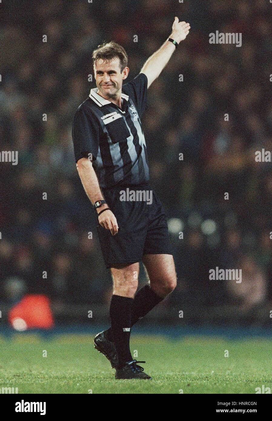 GRAHAM BARBER PREMIER LEAGUE REFEREE 18 November 1996 Stock Photo - Alamy