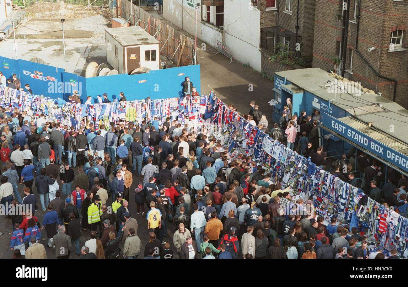 MATTHEW HARDING MEMORIAL. STAMFORD BRIDGE. 27 November 1996 Stock Photo ...