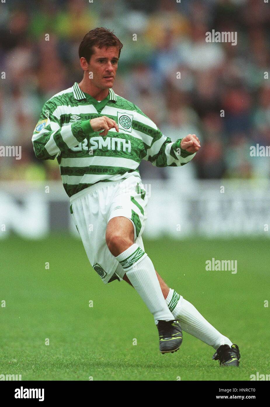 TOSH MCKINLAY GLASGOW CELTIC FC 19 August 1996 Stock Photo - Alamy