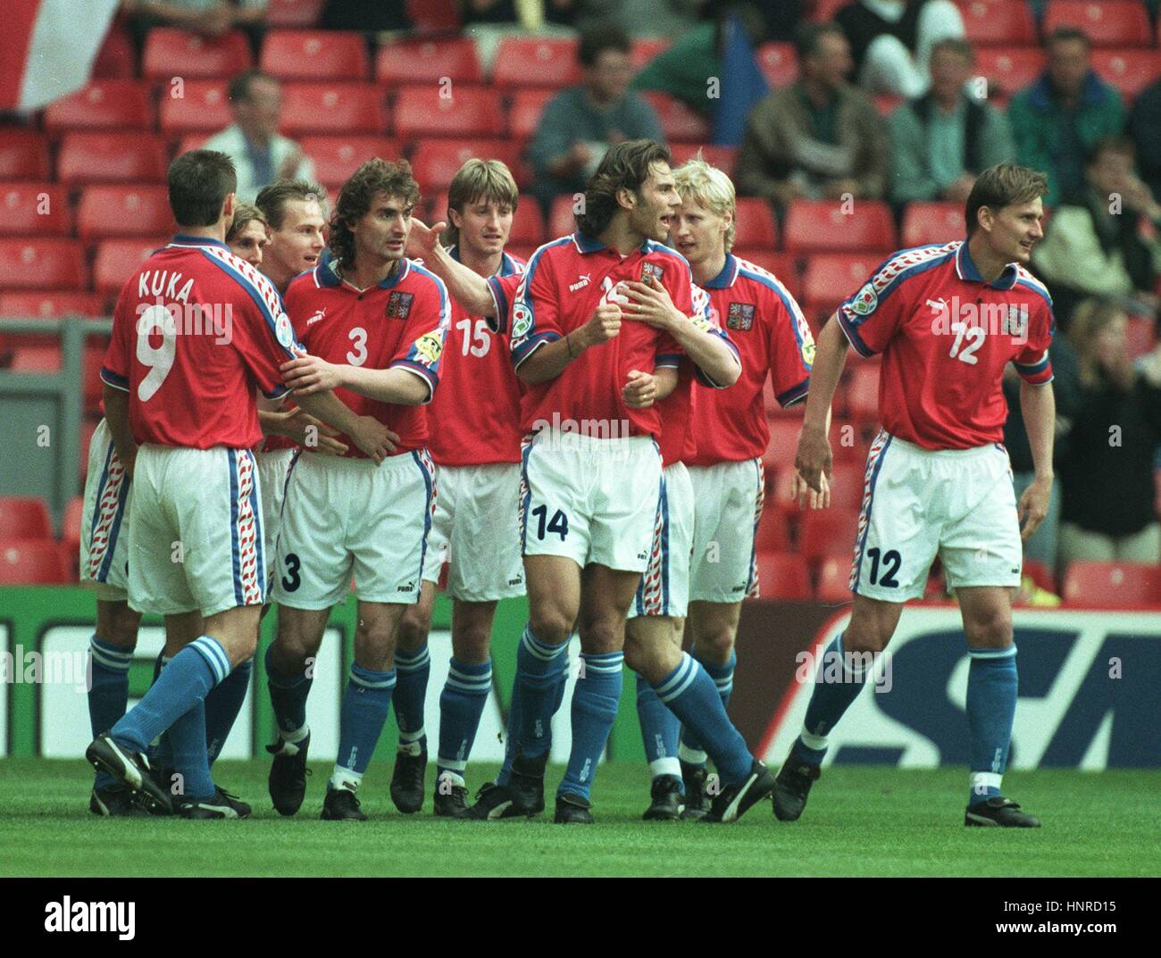 PATRIK BERGER & TEAM RUSSIA V CZECH REPUBLIC 19 June 1996 Stock Photo ...