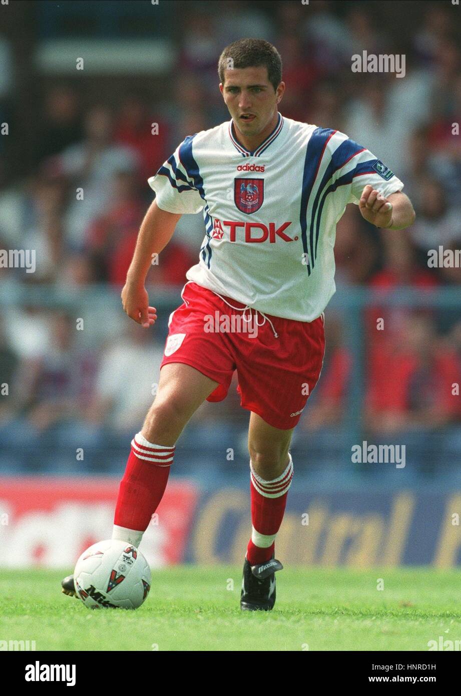 ANDY ROBERTS CRYSTAL PALACE FC 12 September 1996 Stock Photo - Alamy