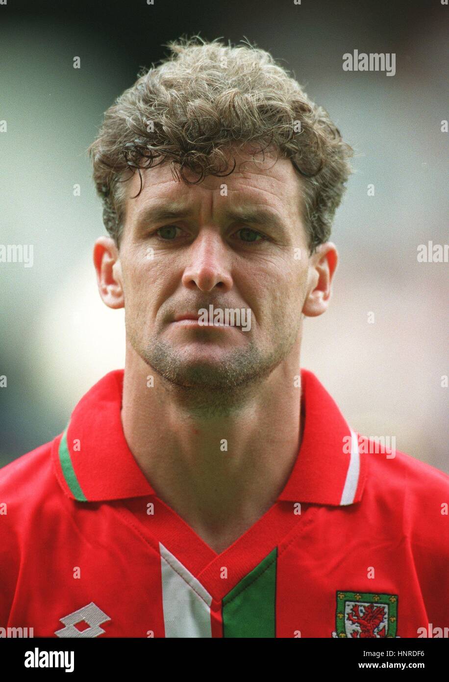 Mark hughes chelsea fc hi-res stock photography and images - Alamy