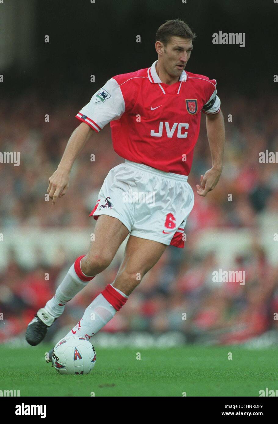 TONY ADAMS ARSENAL FC 10 October 1996 Stock Photo - Alamy