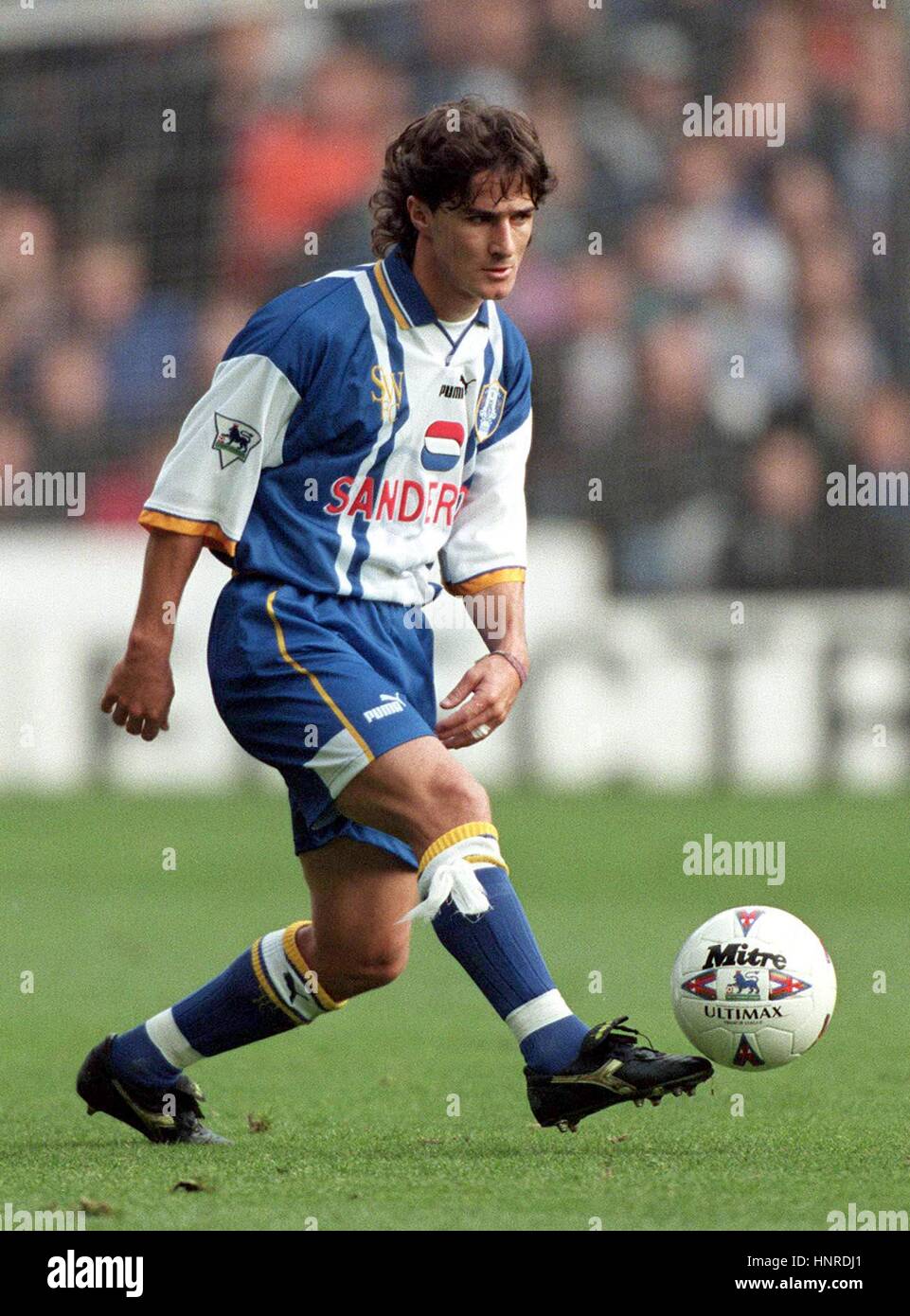 BENITO CARBONE SHEFFIELD WEDNESDAY FC 24 October 1996 Stock Photo - Alamy