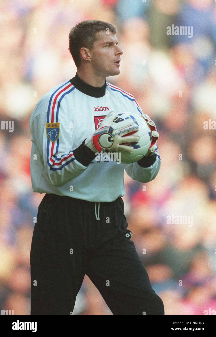 THEO SNELDERS GLASGOW RANGERS FC 30 October 1996 Stock Photo - Alamy