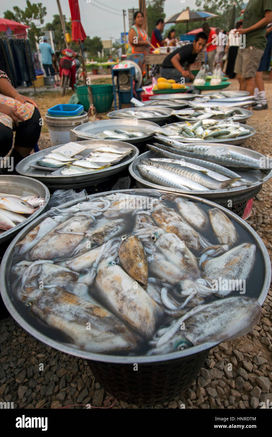 Vendors selling fish at the street market in Chomburi, Thailand Stock ...