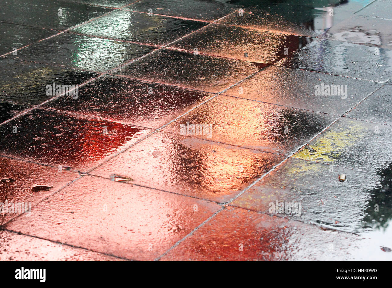 Wet pavement hi-res stock photography and images - Alamy