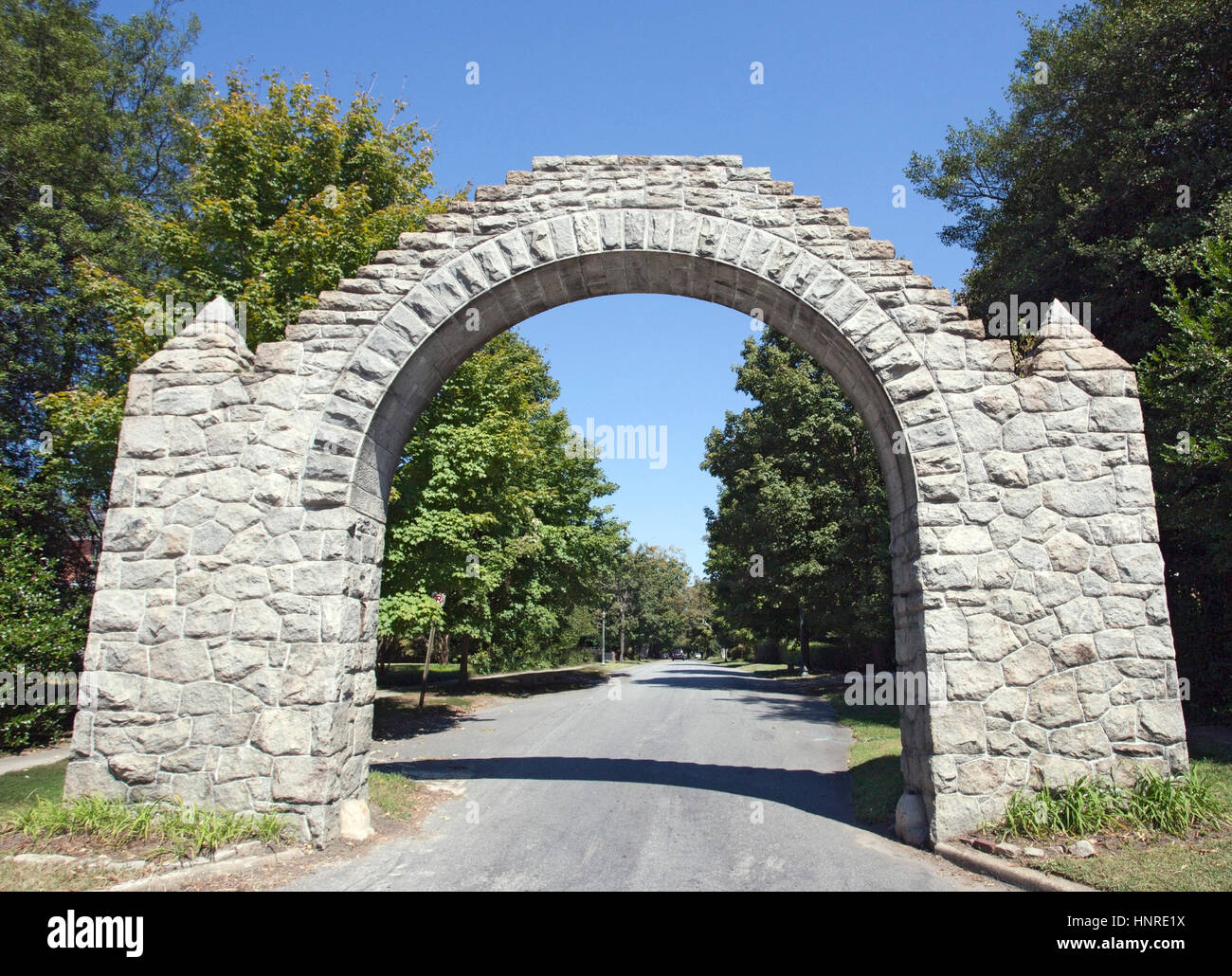 Arch horizontal hi-res stock photography and images - Alamy
