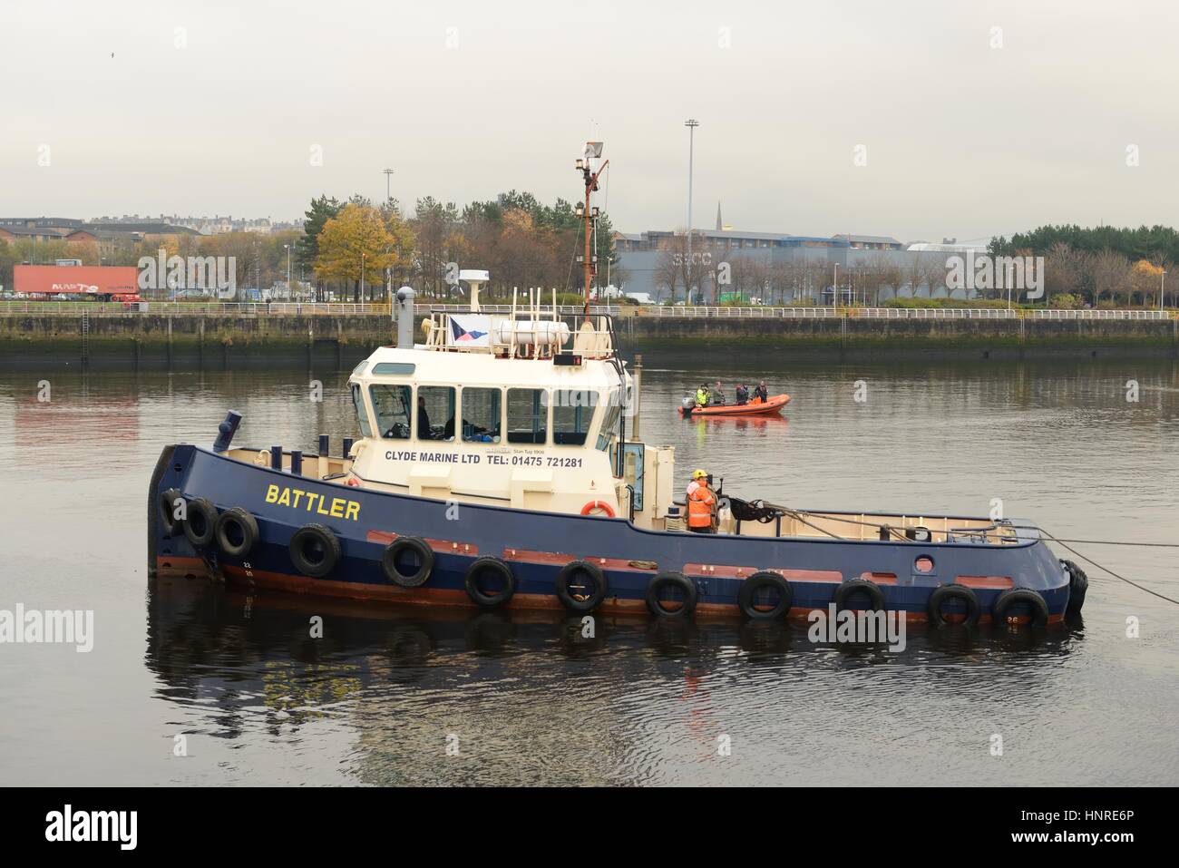 Pusher tug hi-res stock photography and images - Alamy