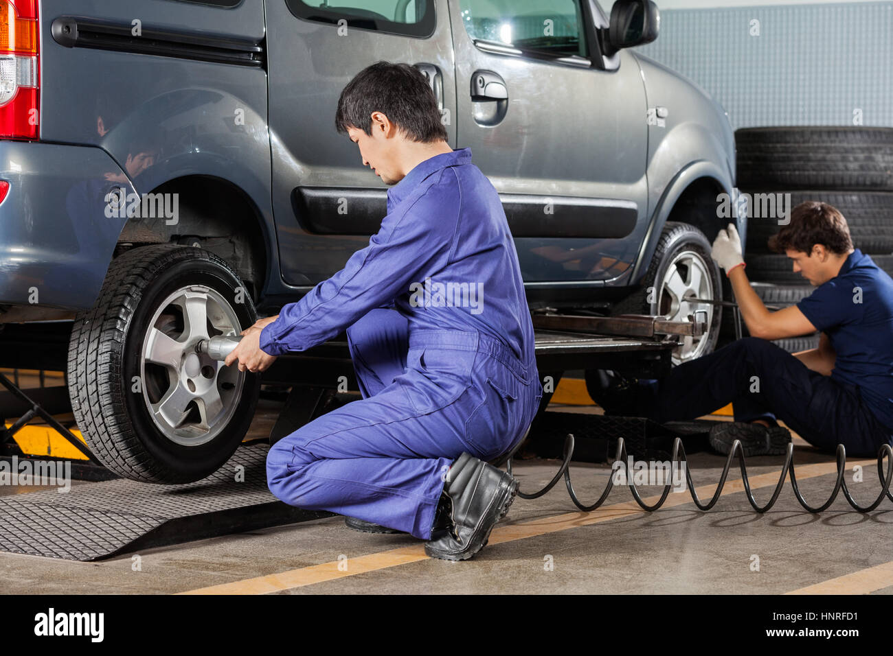 Owner driver mechanics hi-res stock photography and images - Alamy