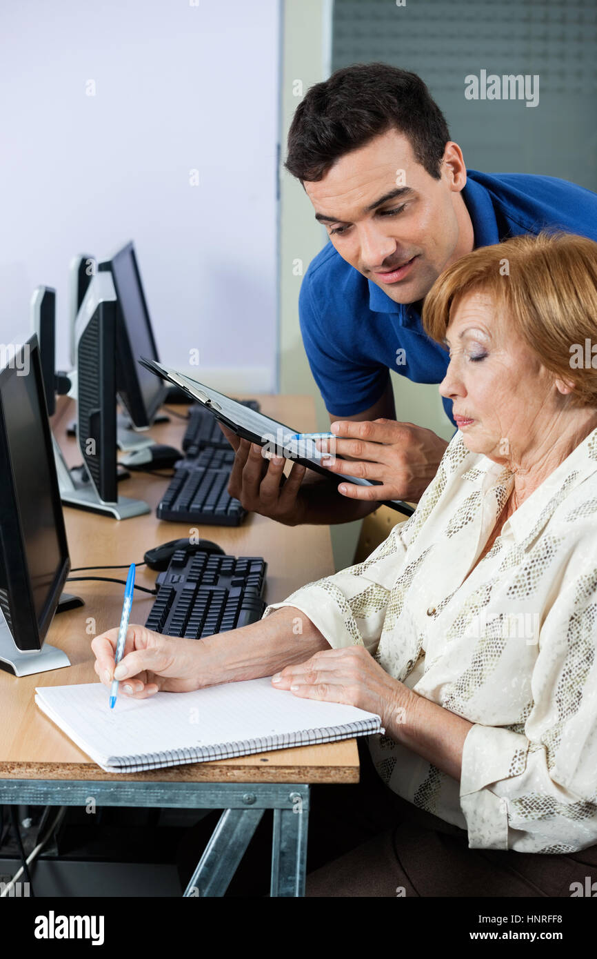 Clipboard classroom hi-res stock photography and images - Alamy