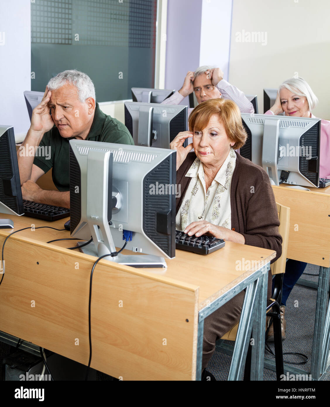 Adult classroom computers hi-res stock photography and images - Alamy