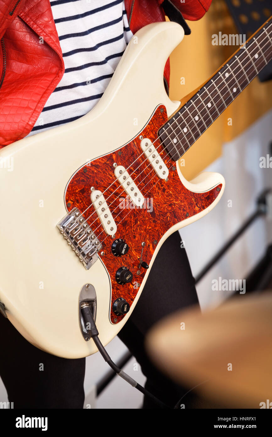 Female guitar recording studio hi-res stock photography and images - Alamy