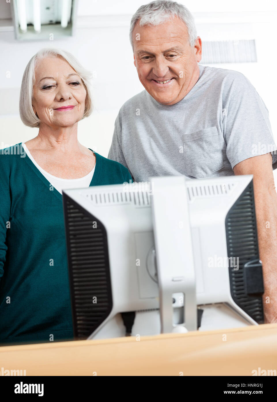 Classroom old people studying hi-res stock photography and images - Alamy