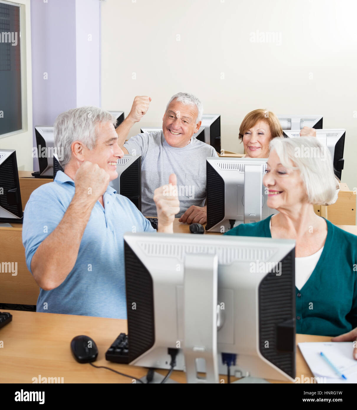 Computer class hi-res stock photography and images - Alamy