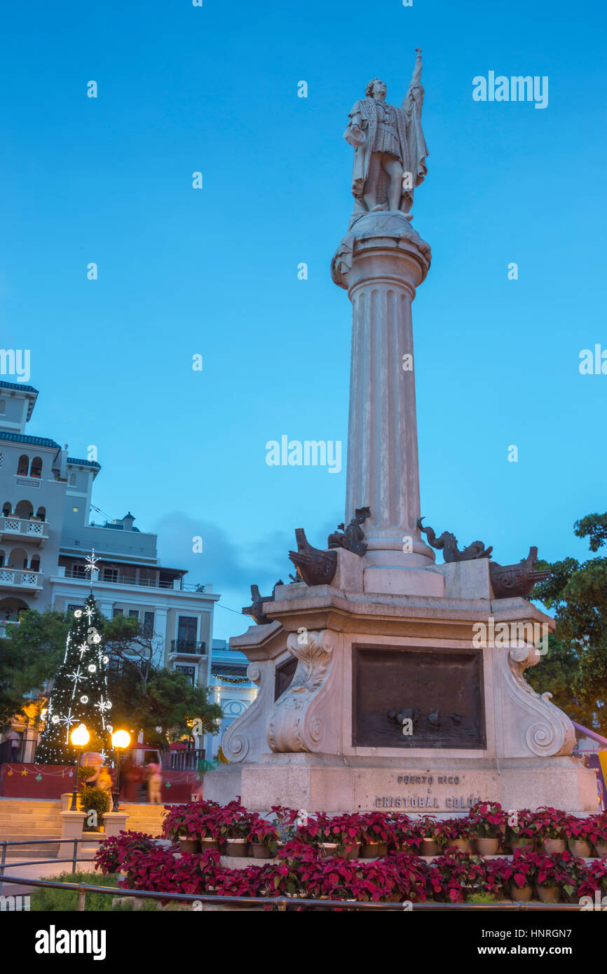 CHRISTMAS DECORATIONS STATUE OF CHRISTOPHER COLUMBUS PLAZA DE COLON OLD ...