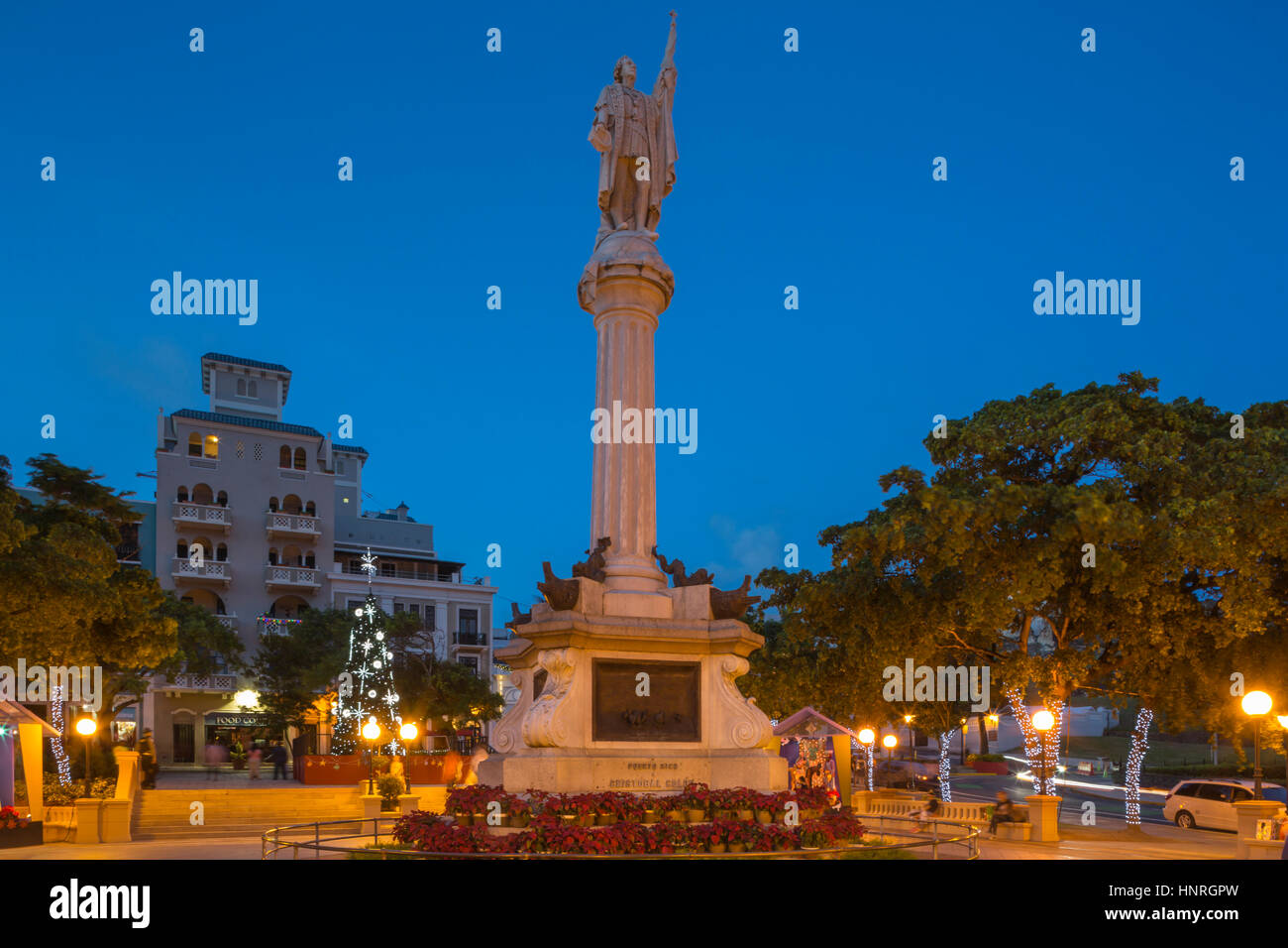 CHRISTMAS DECORATIONS STATUE OF CHRISTOPHER COLUMBUS PLAZA DE COLON OLD ...