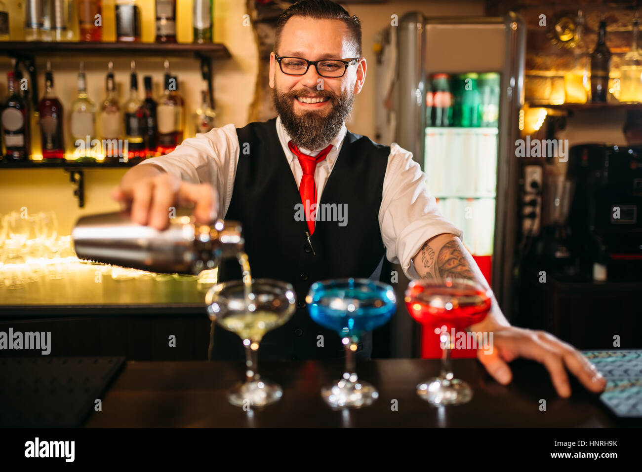 Man behind the bar in a pub hi-res stock photography and images - Alamy