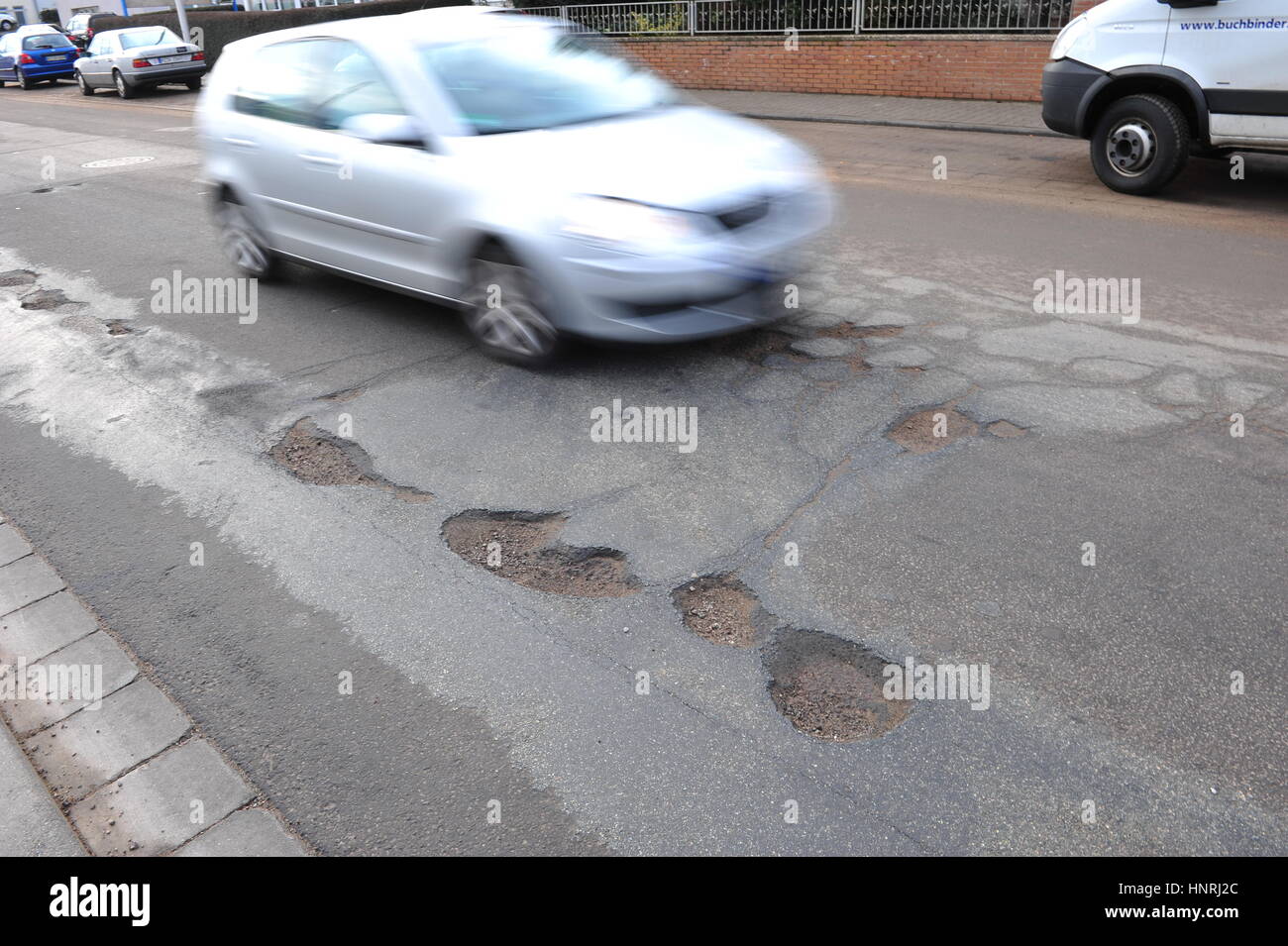 Car pothole breakdown hi-res stock photography and images - Alamy