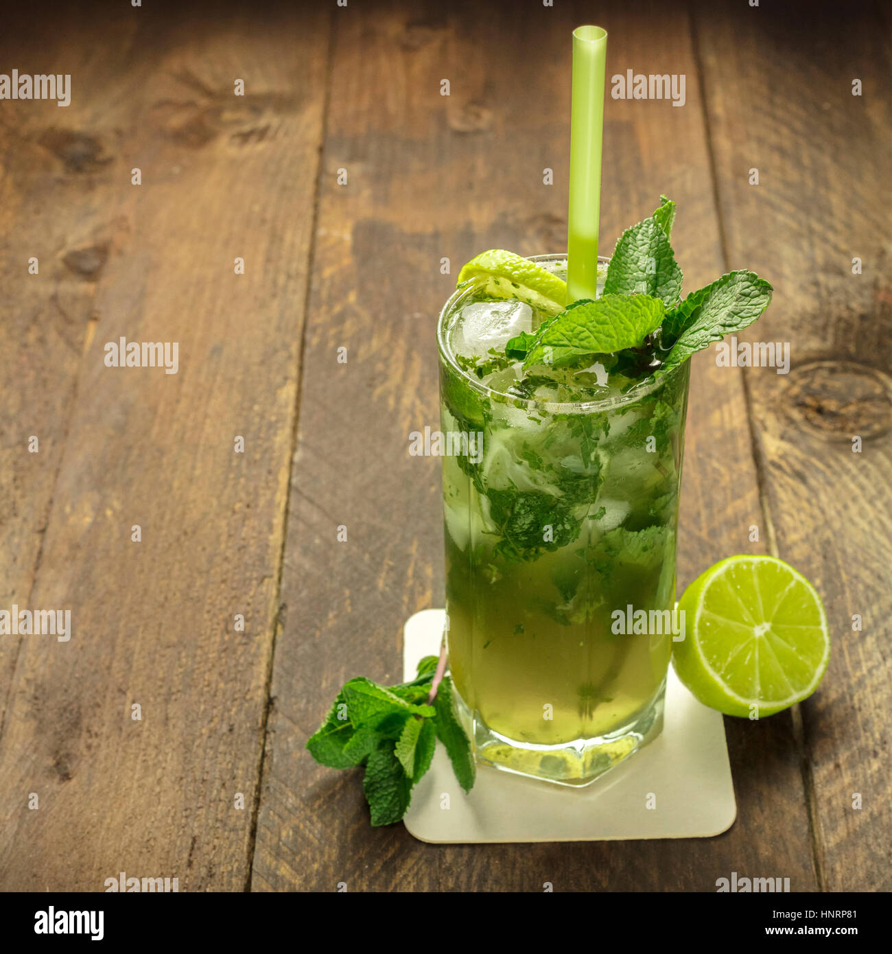 Mojito cocktail texture hi-res stock photography and images - Alamy